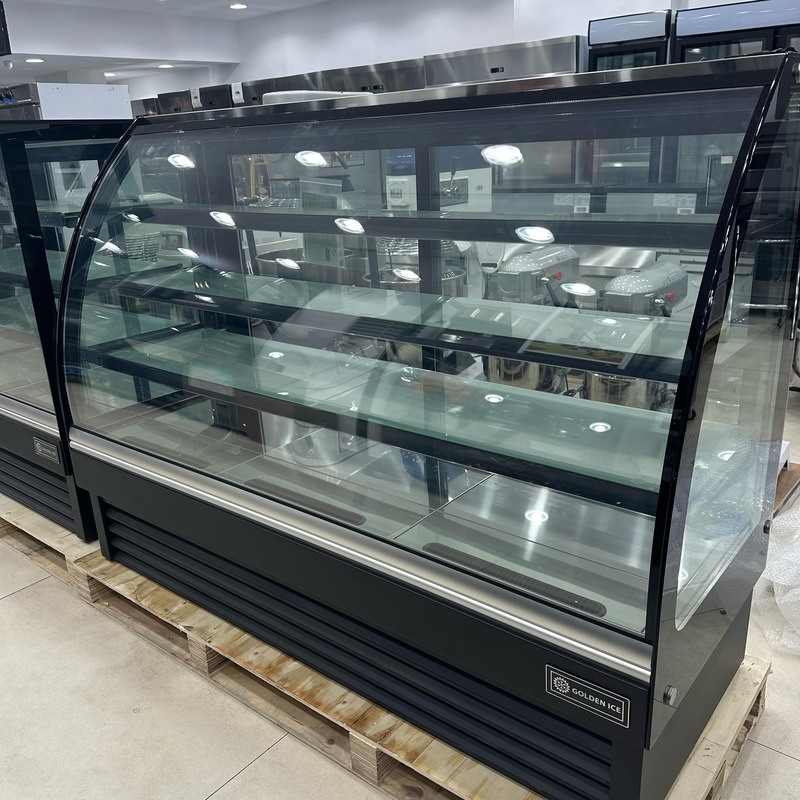 Cake & Pastry Display Fridge, 150 cm, Curved Glass • Golden Ice store